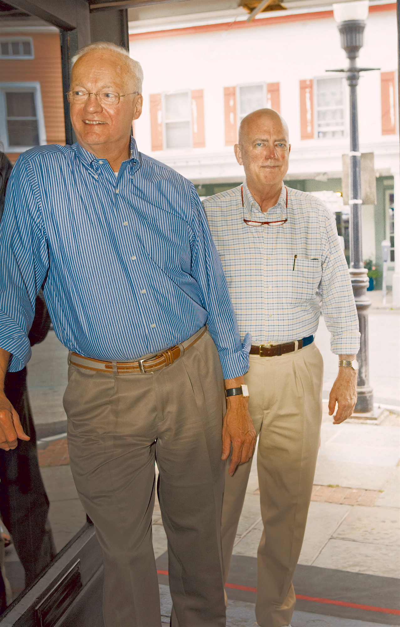 Super-Deluxe Ronald & Richard - Valley Table